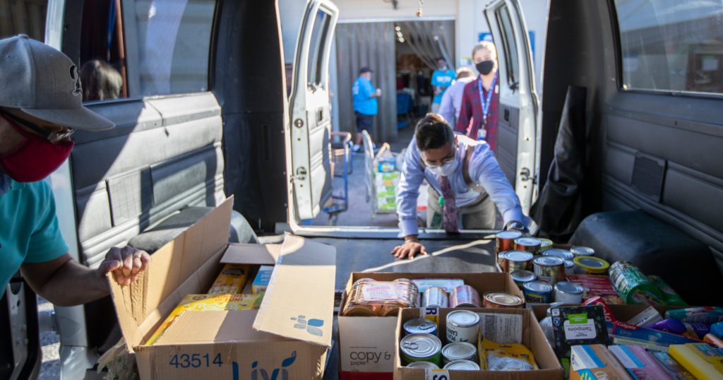 Volunteer Days & Paid Volunteer Time | Grow Financial